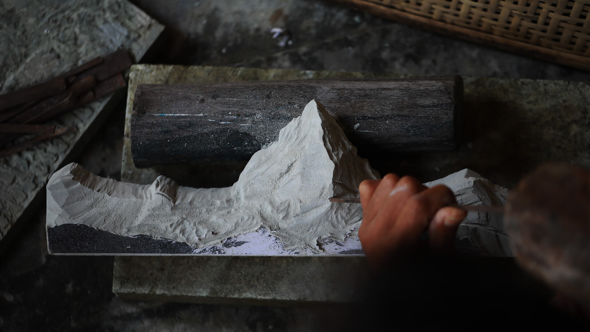 Hand-Carved Stone Mountain Sculptures | Sculped Peaks – Sculpted Peaks